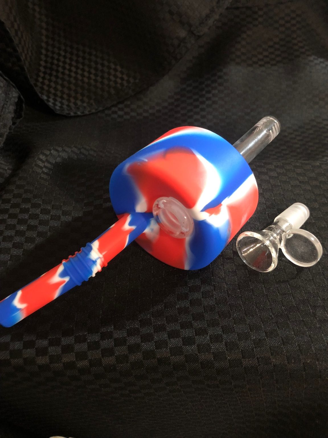 Silicone portable convertible water pipe with accessories - Bongz Australia